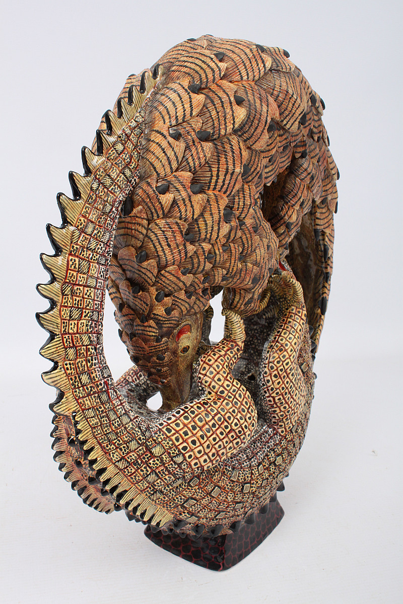 Pangolin and Crocodile Circular Sculpture | Artworks - ESCAP3 Gallery